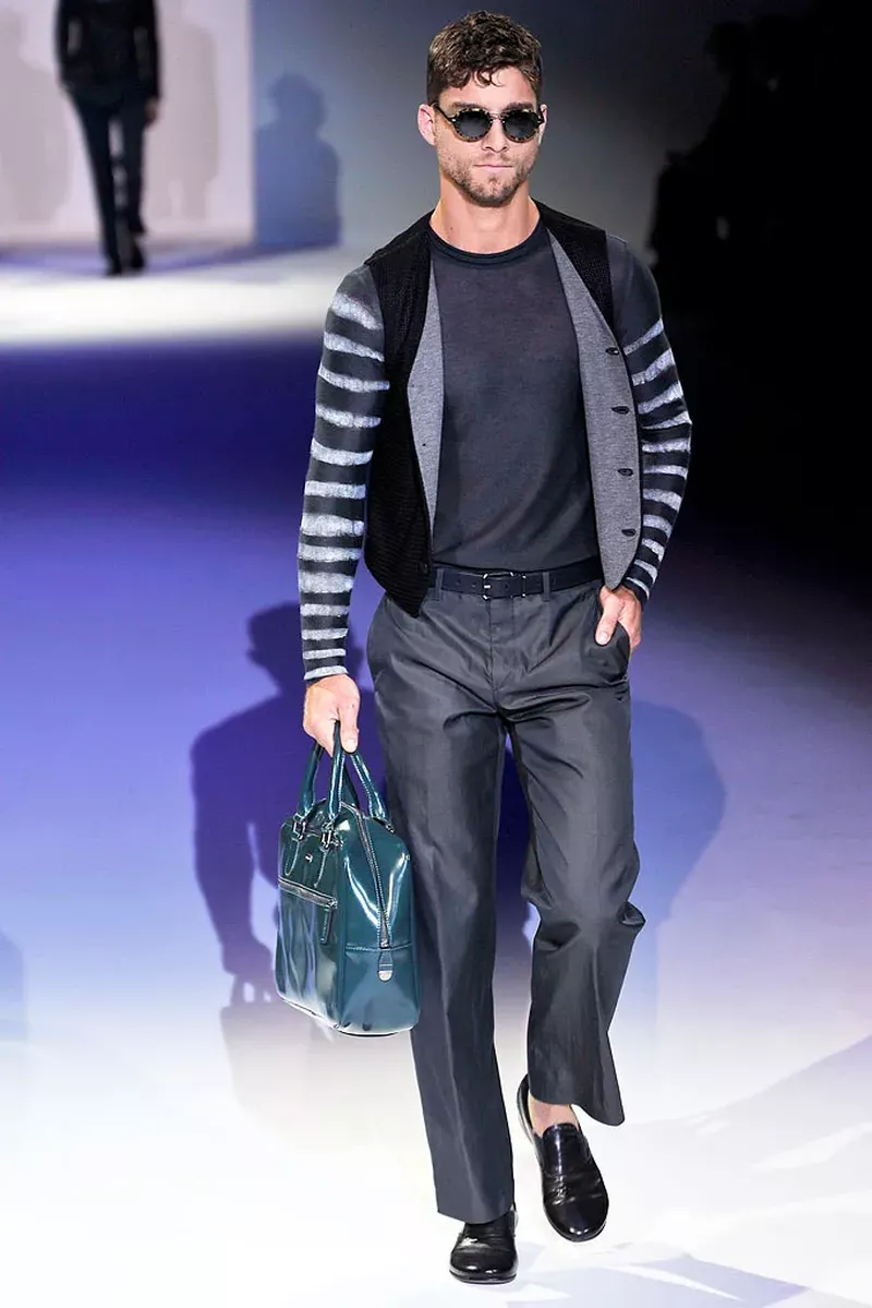 Giorgio Armani S/S 11 Men's Show (Giorgio Armani)
