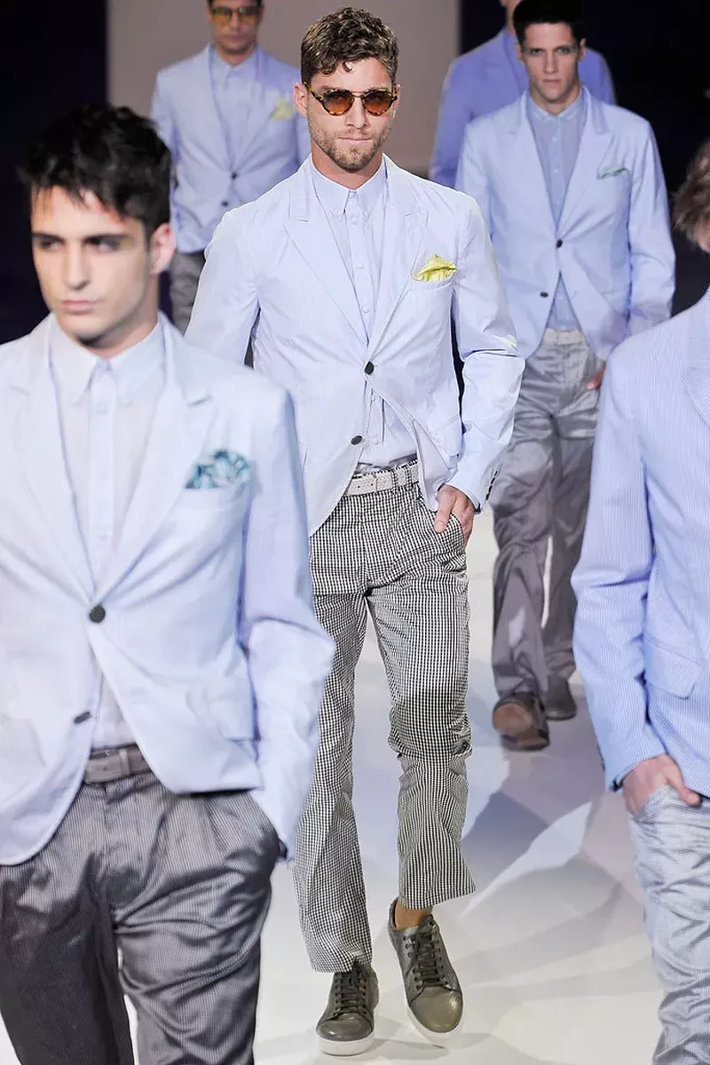Giorgio Armani S/S 11 Men's Show (Giorgio Armani)