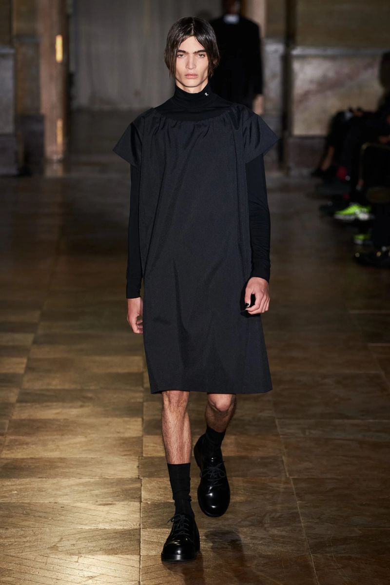 Raf Simons S/S 22 Show (Raf Simons)