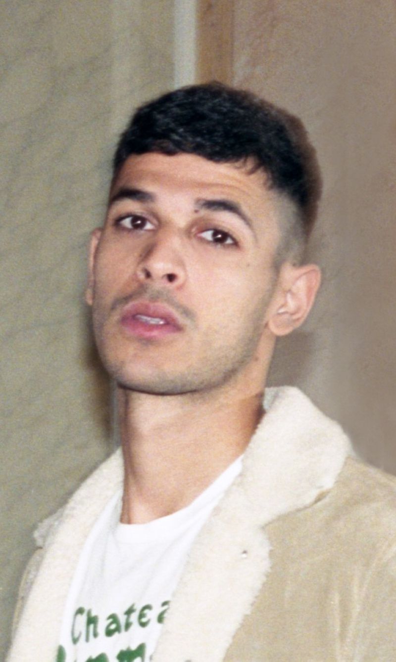 Le mannequin Ali Latif évoque son adolescence avec "La mauvaise ...