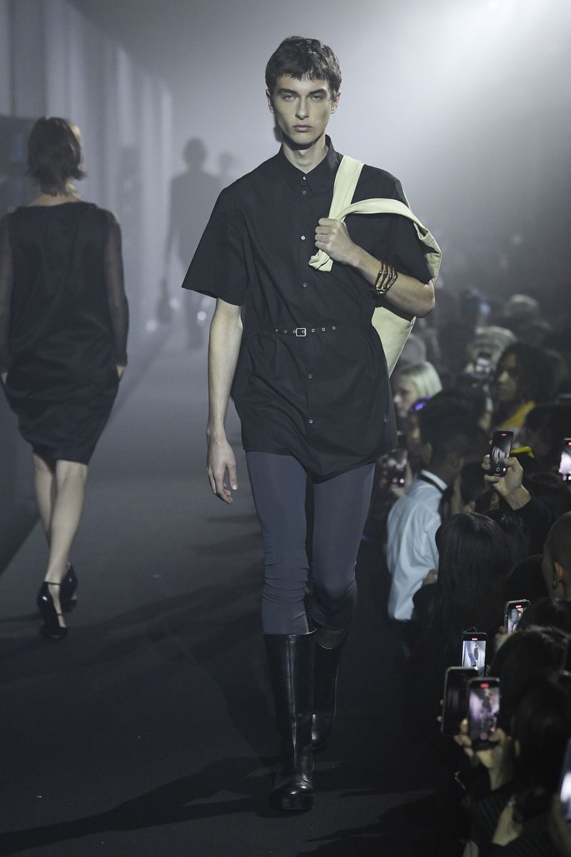 Raf Simons S/S 23 Show (Raf Simons)