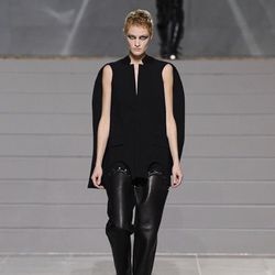 London Scully - Model Profile - Photos & latest news