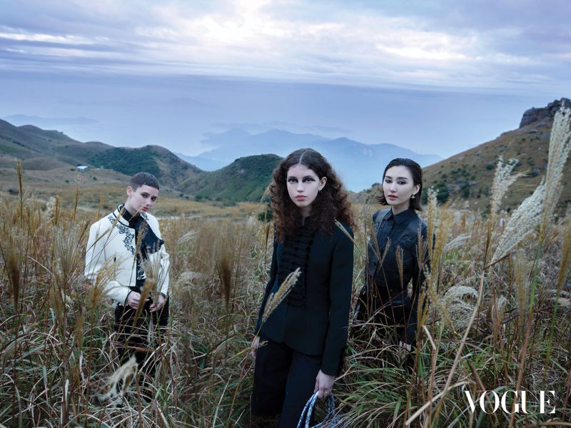 BREAKING DAWN (Vogue Hong Kong)