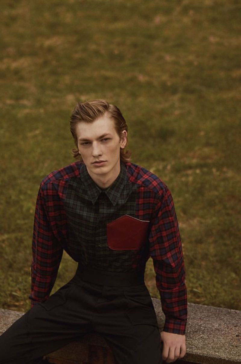 Watching me fall (Fucking Young)