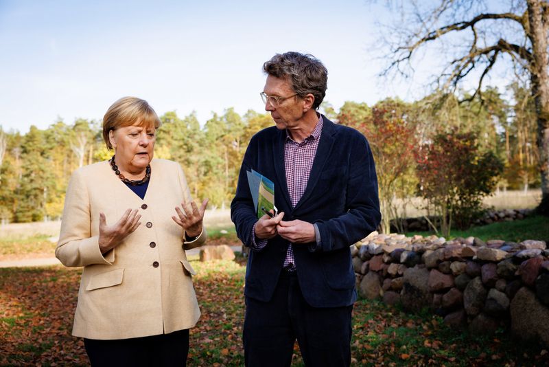 Der Spiege Nov 26, 2022 Cover | Angela Merkel (Various Covers)