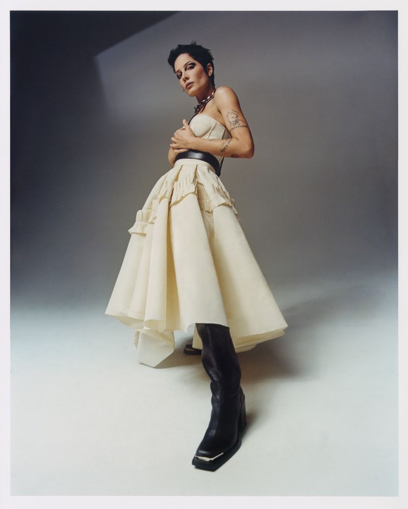 Vogue Turkey December 2022 Cover Story: Halsey (Vogue Turkey)