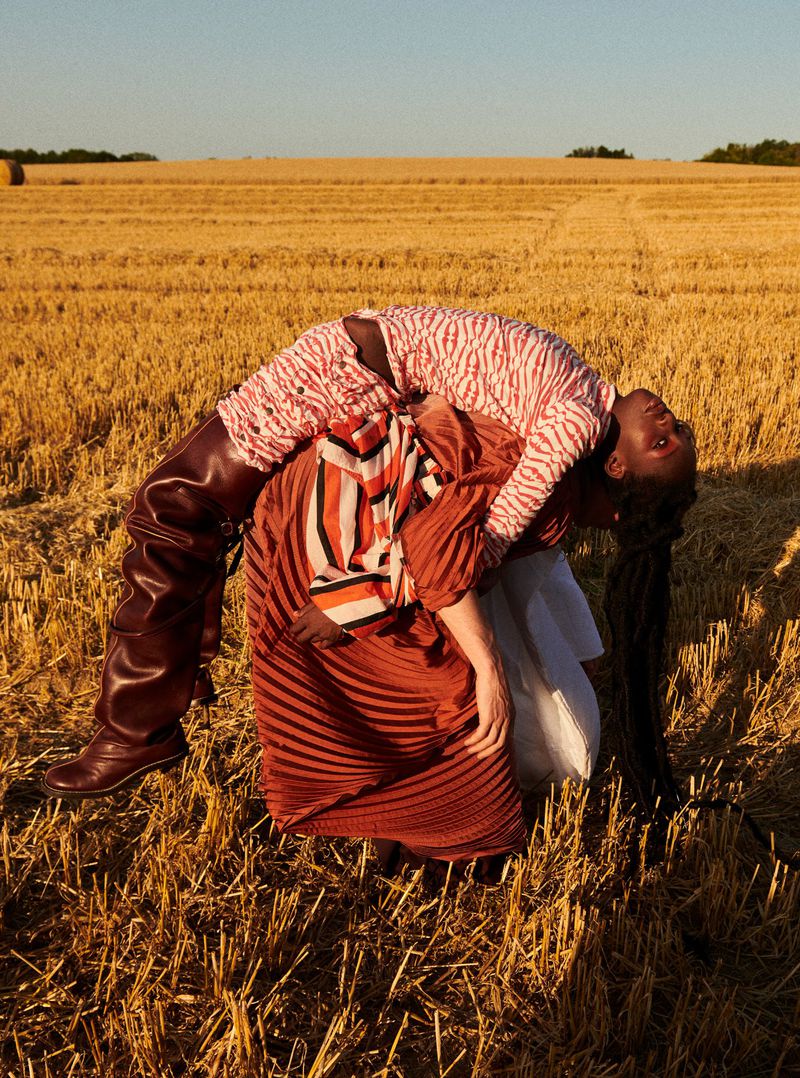 Photography Julia Noni (Hot Hot Hot! Magazine)