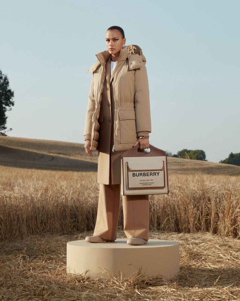 Burberry Resort 2022 Campaign (Burberry)