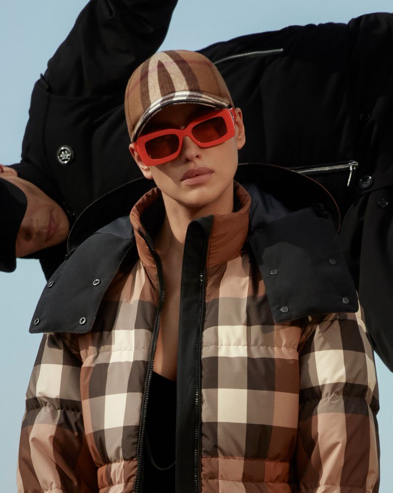 Burberry Resort 2022 Campaign (Burberry)