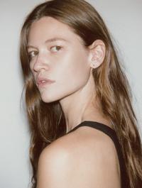 Elle Dawson - Model Profile - Photos & latest news