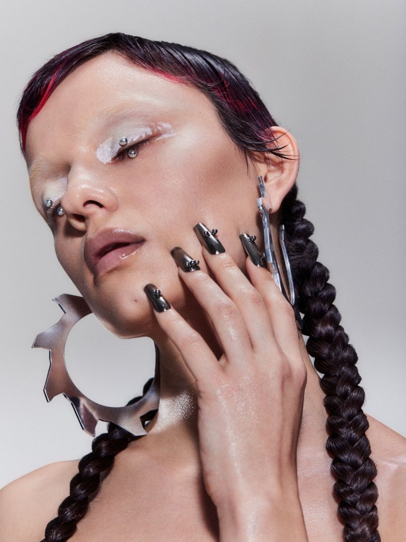 Sara Skinner by Hannah Khymych (Portrait)