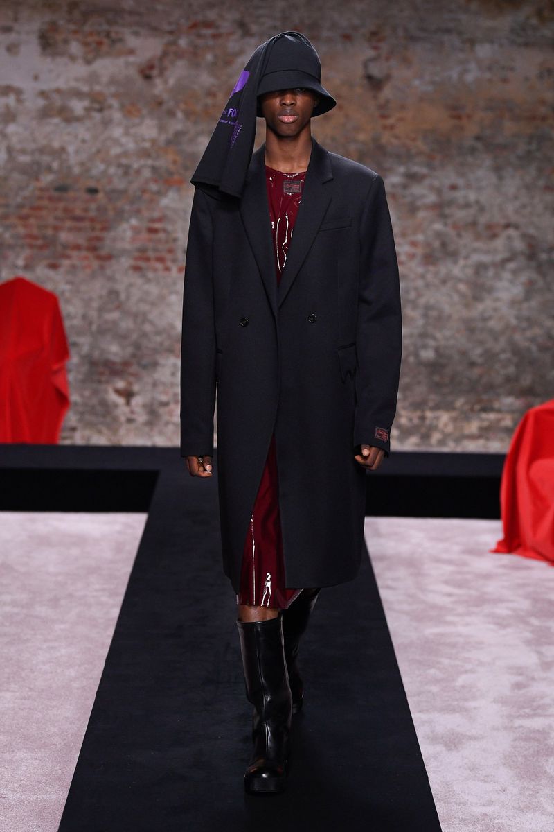 Raf Simons F/W 22 Show Antwerp (Raf Simons)