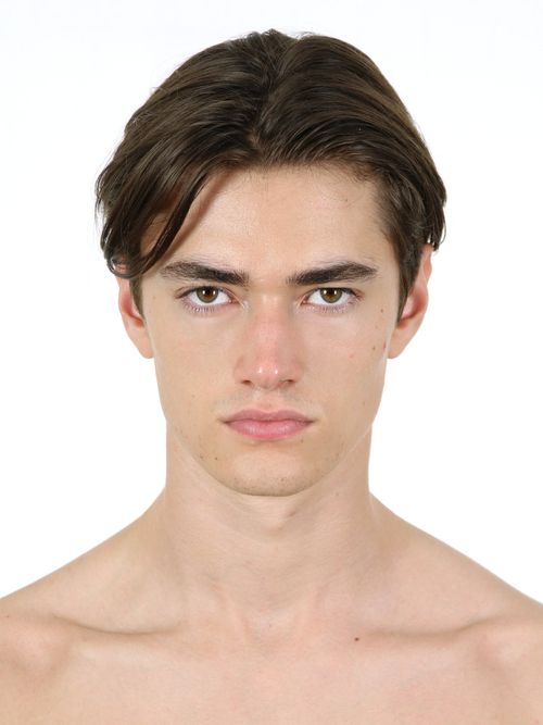 Robin Genissel - Model - detail by people