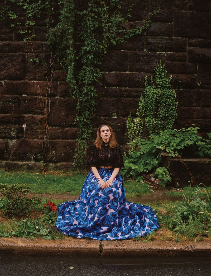 Julia Fox and Tommy Dorfman Talk Fame, Codependency, and Motherhood ...