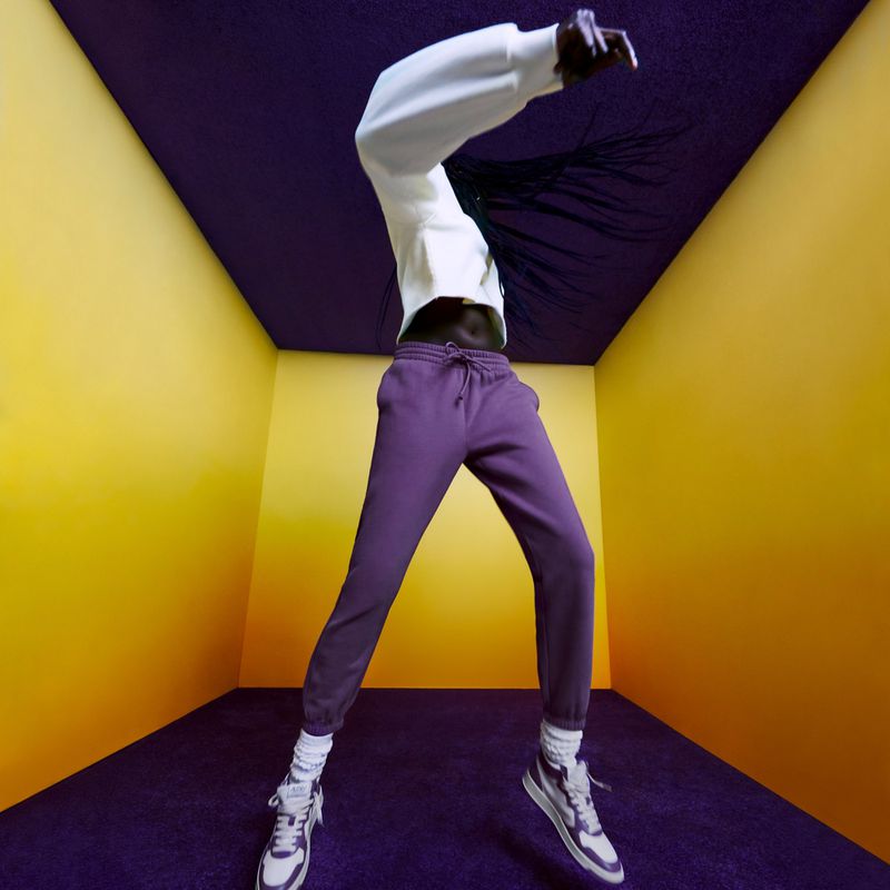 Aritzia: Tna 'Cozy Fleece' Spring 2022 Campaign (Aritzia)