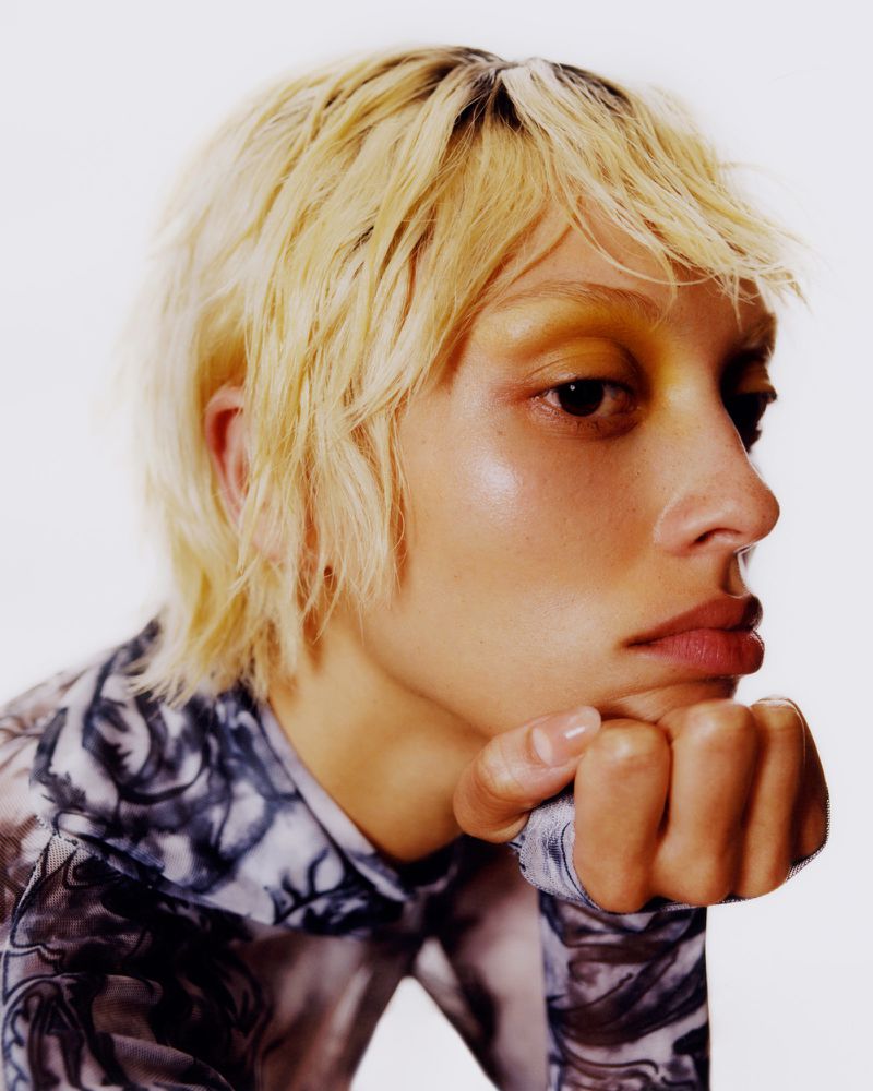Ben Jones throws is back to the '90s for Submission Beauty (Various ...