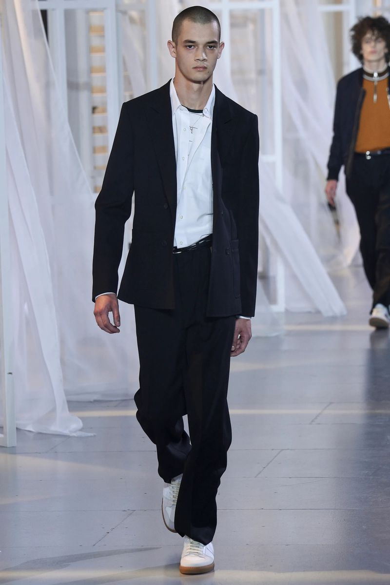 AMI Alexandre Mattiussi S/S 17 Men's Show (AMI Paris)