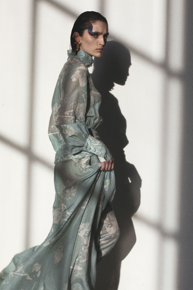 Lavished in perfect grace (Various Editorials)