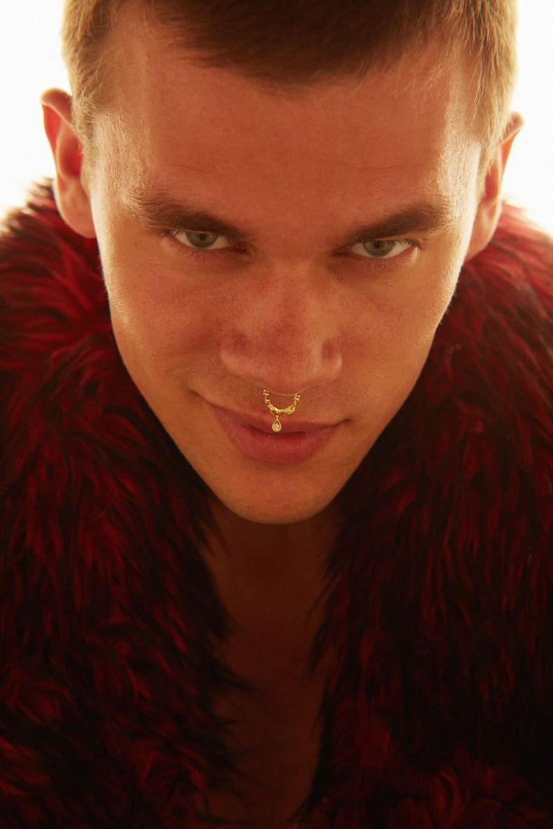 GLEB by Carlos Alberto Fernandez (Lewis Magazine)