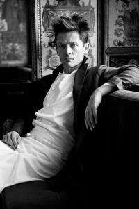 Daniel de la Falaise - Model - detail by people