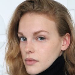 Esther Lomb - Model Profile - Photos & latest news