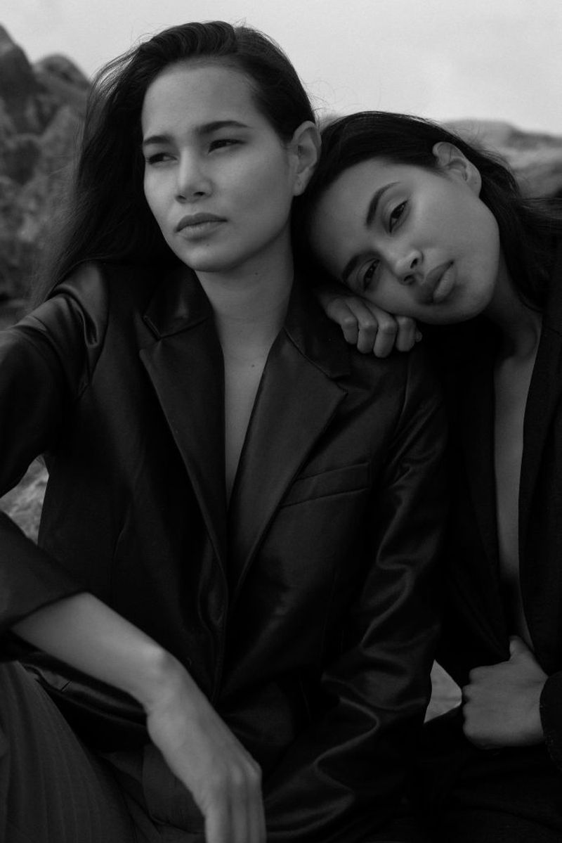 Ana Figuera and Mari Paz by Gustavo Granados (Vanity Teen Magazine)