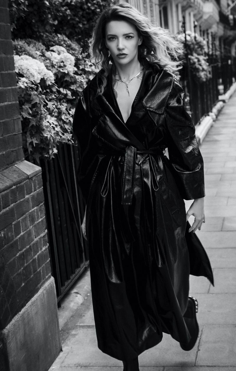 Talulah Riley (1883 Magazine)