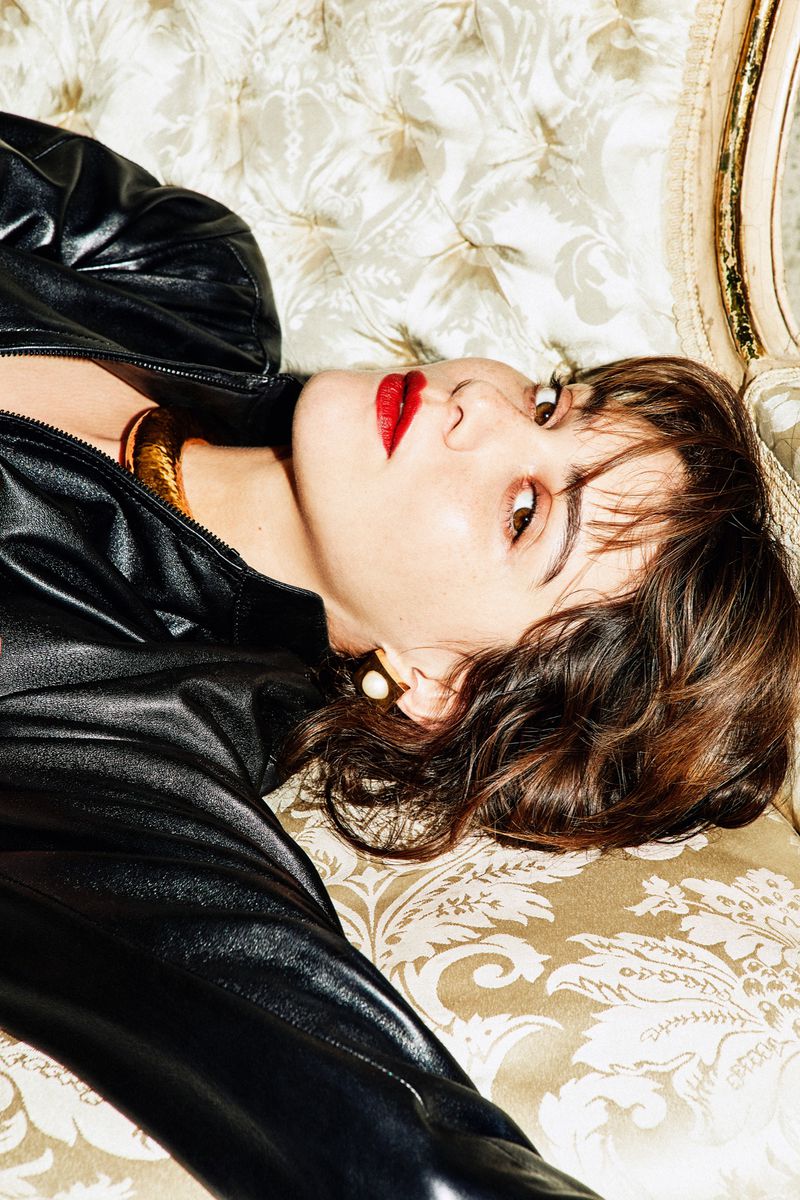 Emma Appleton (Behind the Blinds)