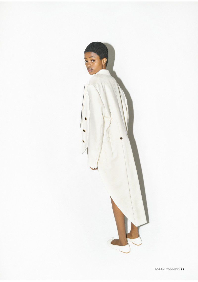 BIANCO PURO DONNA MODERNA (Portrait)