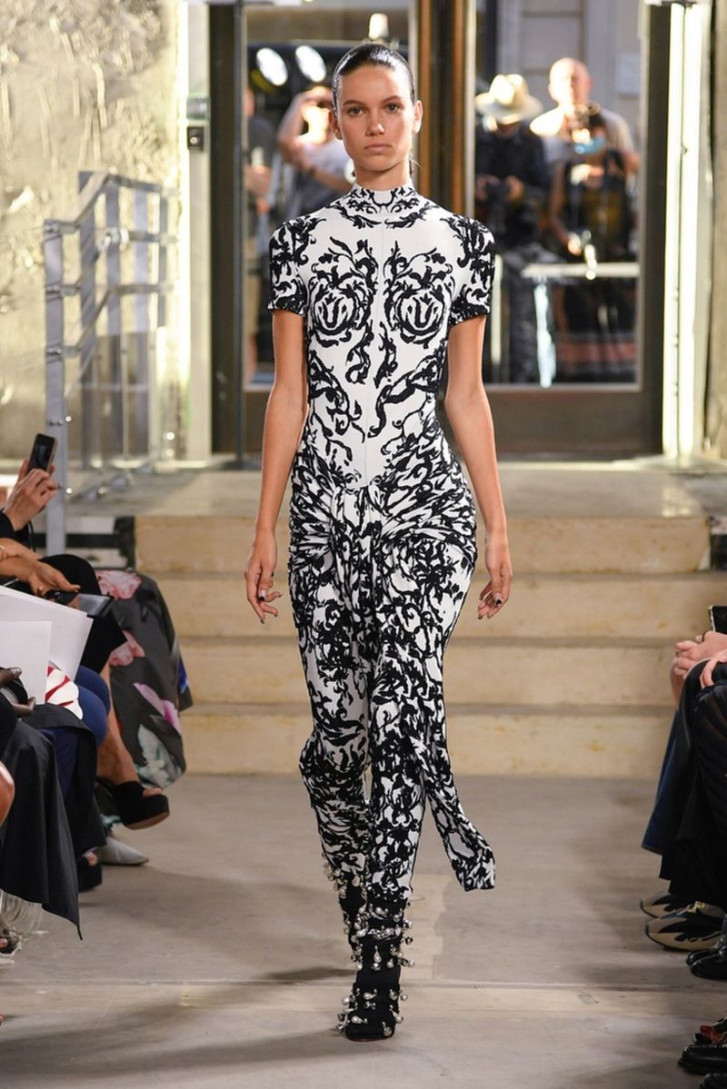 Alaïa S/S 23 Show (Alaïa)
