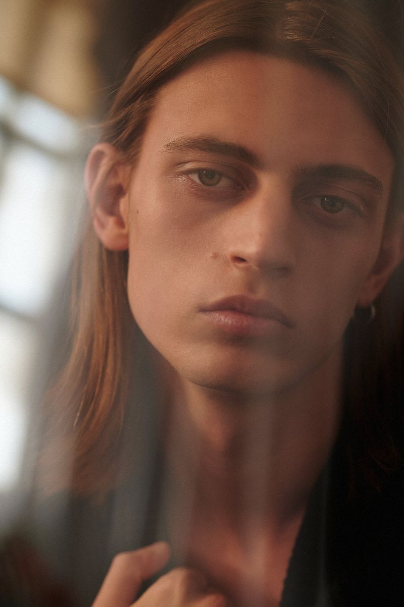 PORTRAITS (Portrait)