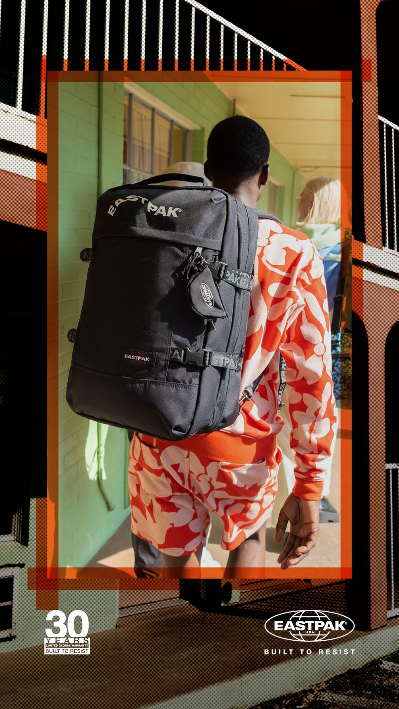 Built To Resist, Travel (Eastpak)
