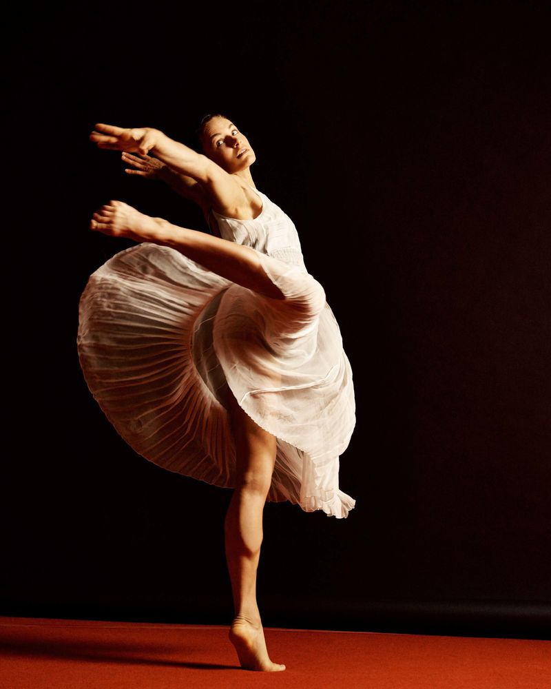 Lisa Chulich - Photography by Jake Jones (Harper's Bazaar Brazil)