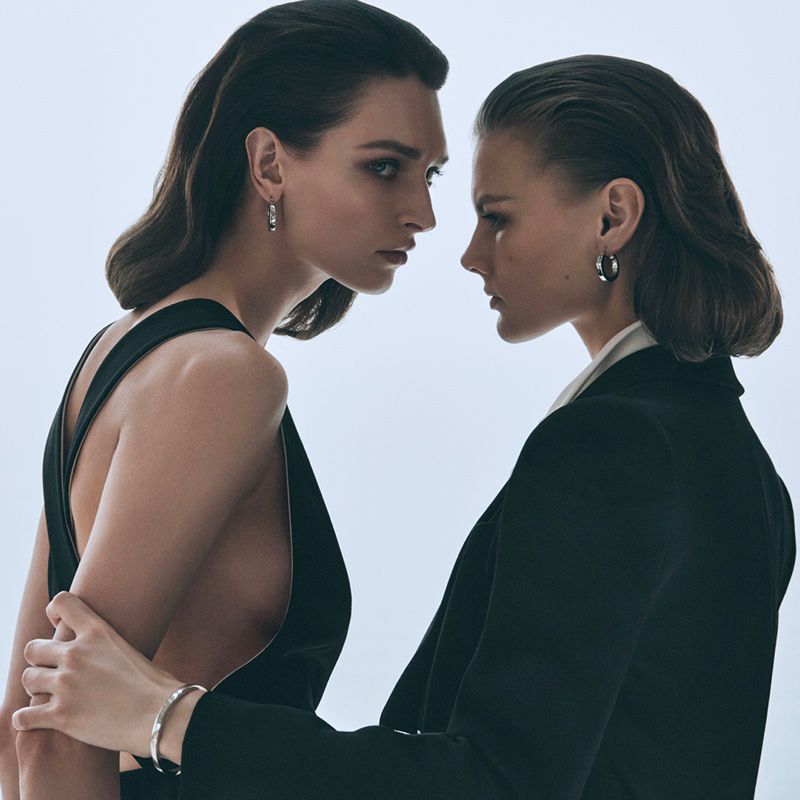 The Giorgio Armani F/W 22-23 Womens Collection (Giorgio Armani)