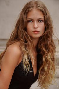 Devi Rae - Model Profile - Photos & latest news