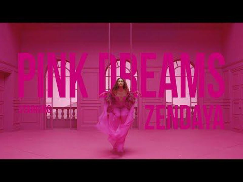 Valentino Pink PP F/W 2022 Campaign (Valentino)
