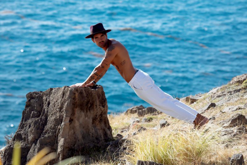 Modern Castaway by Camelia Menard (L'Officiel Hommes Belgium)