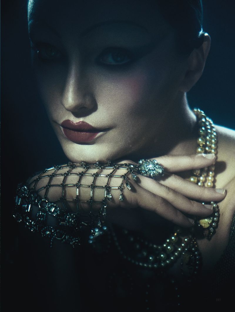 Nebylusis Kinas by Chris Knight (L'Officiel Lithuania)