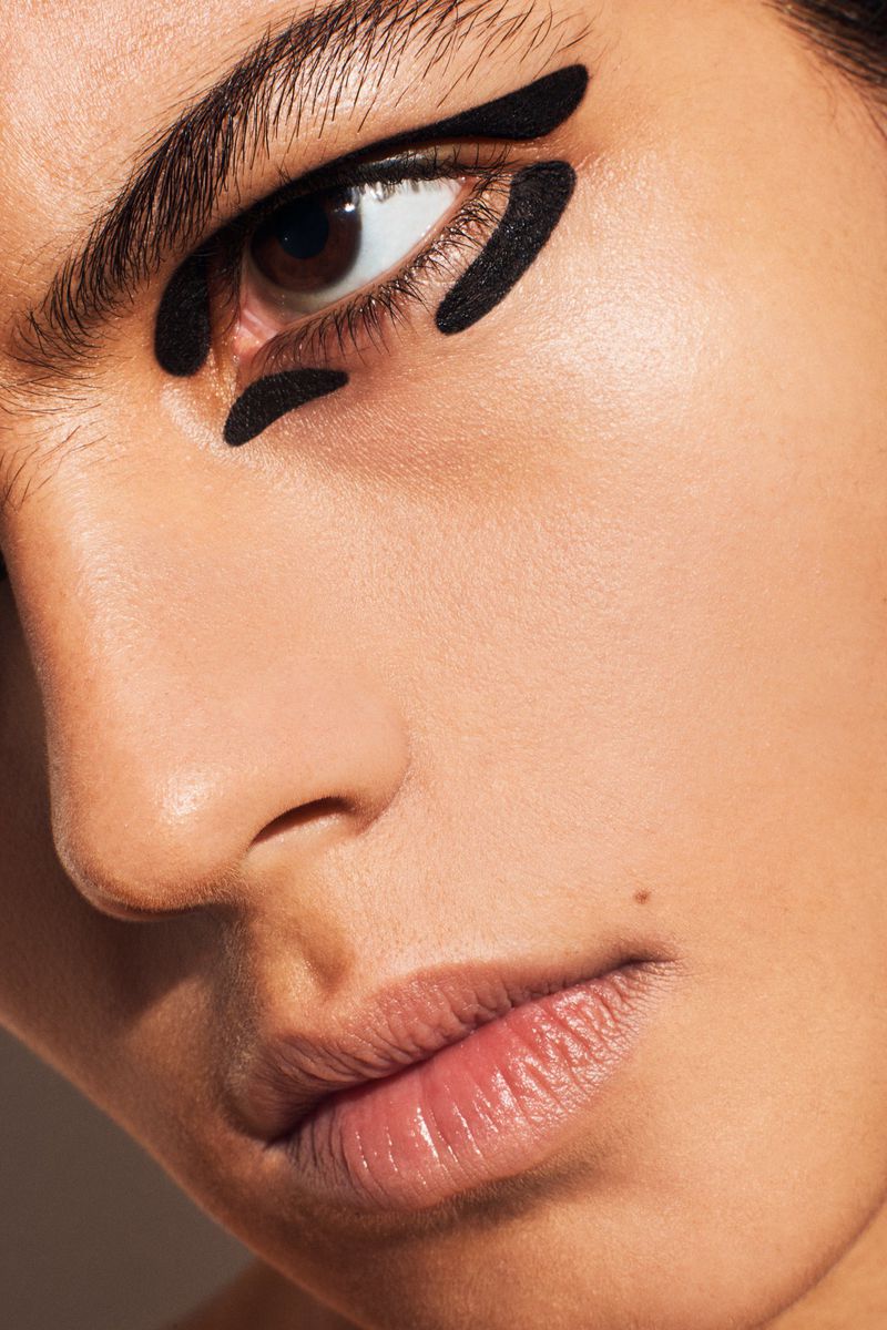 SIDE B, Celic Dorig (Portrait)