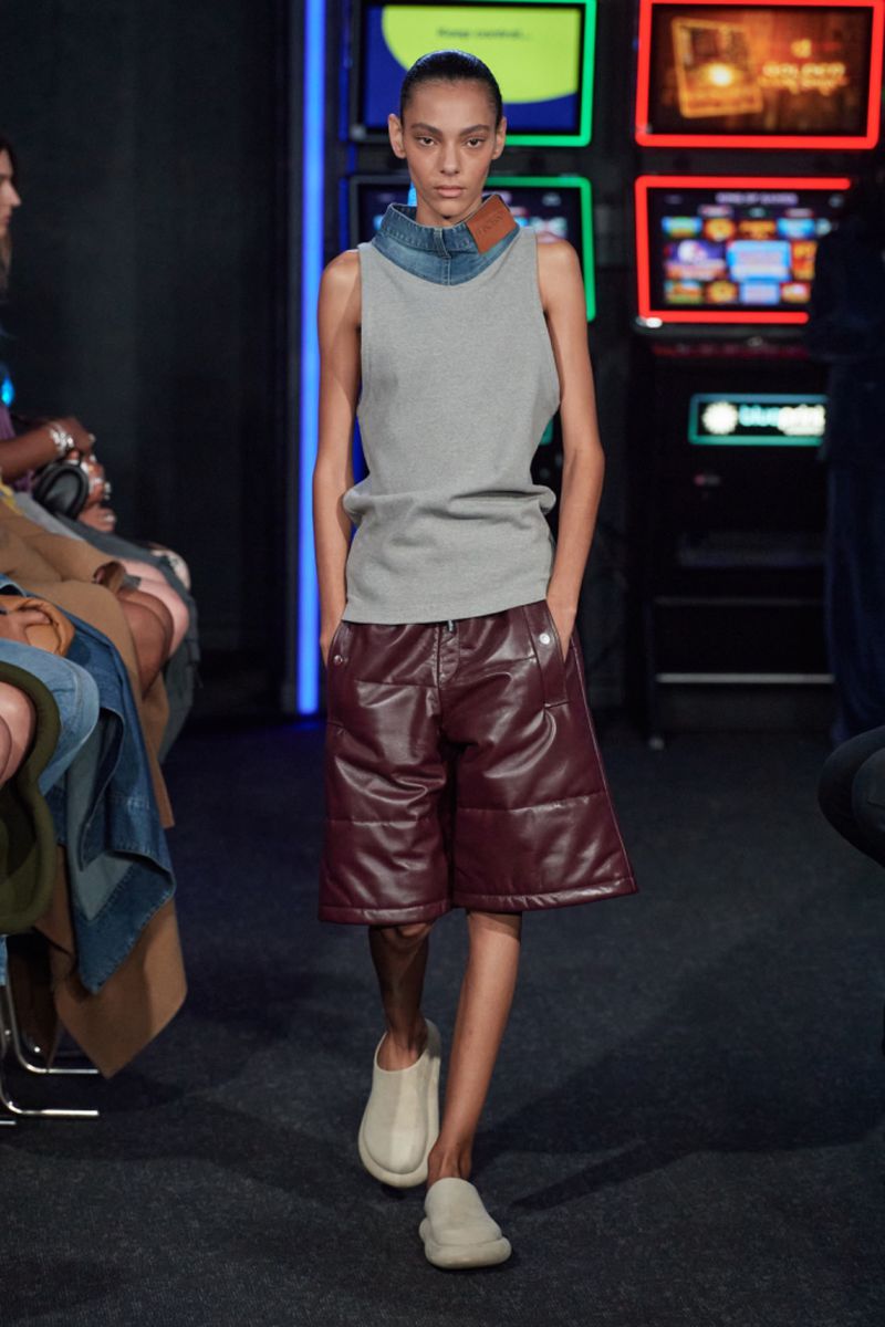 J.W. Anderson S/S 23 Show (J.W. Anderson)