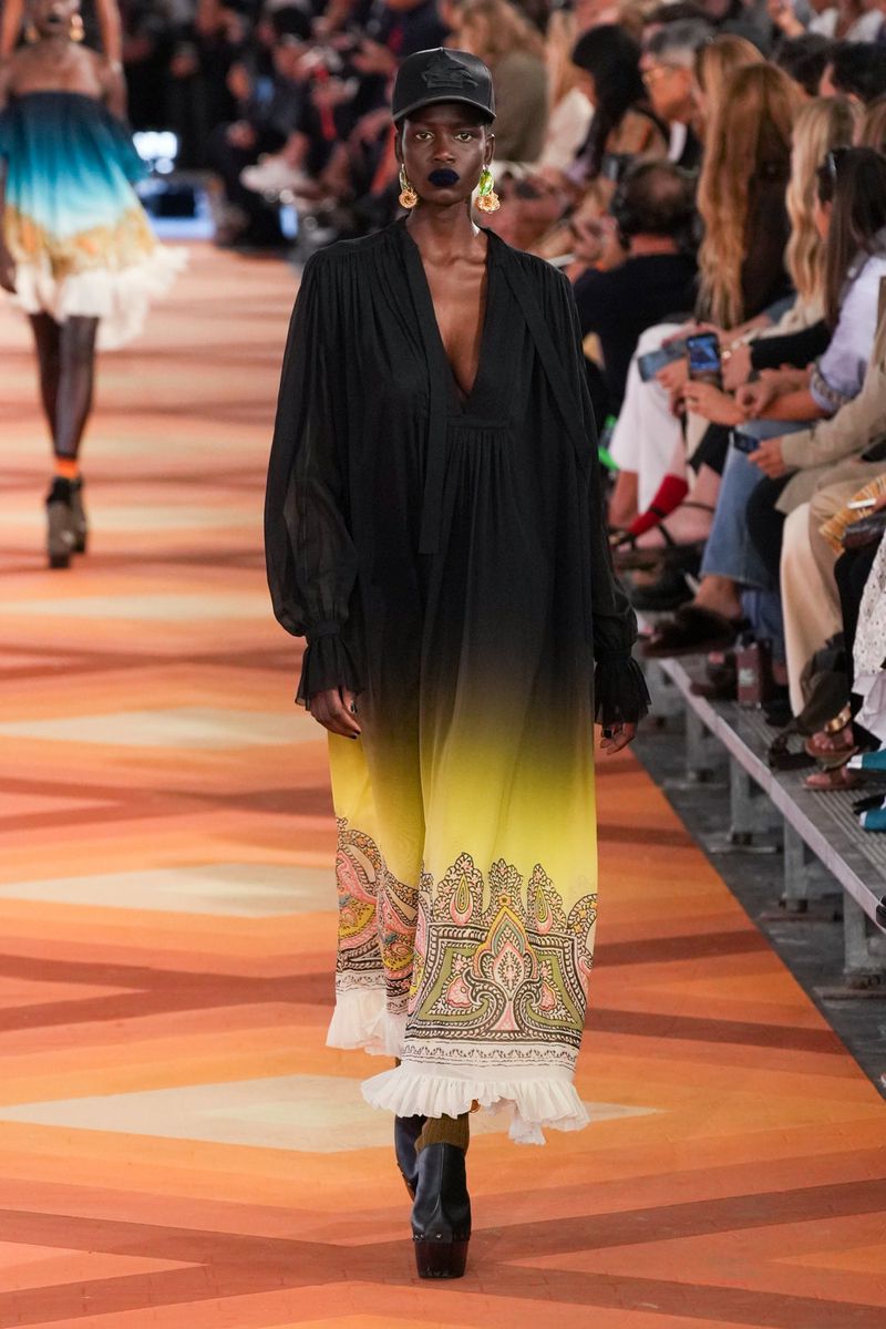 Etro S/S 23 Show (Etro)