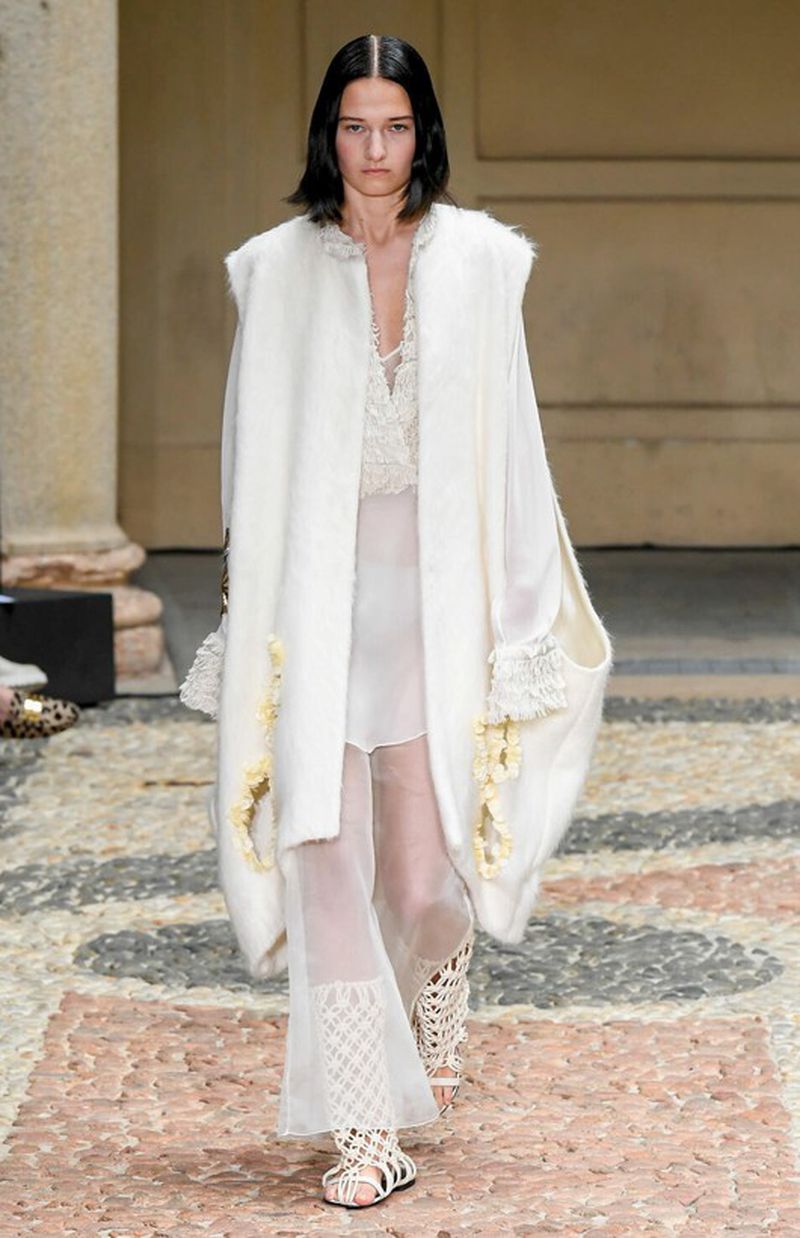 Calcaterra S/S 23 Show (Various Shows)