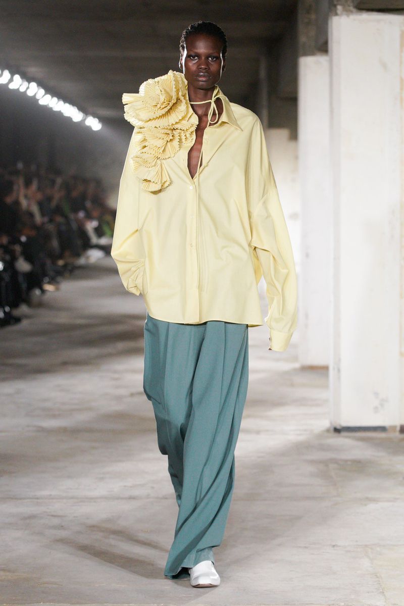 Dries Van Noten S/S 23 Show (Dries Van Noten)