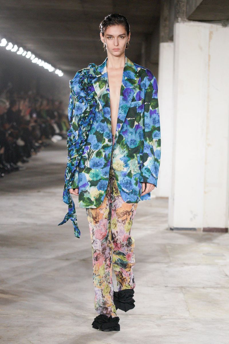 Dries Van Noten S/S 23 Show (Dries Van Noten)
