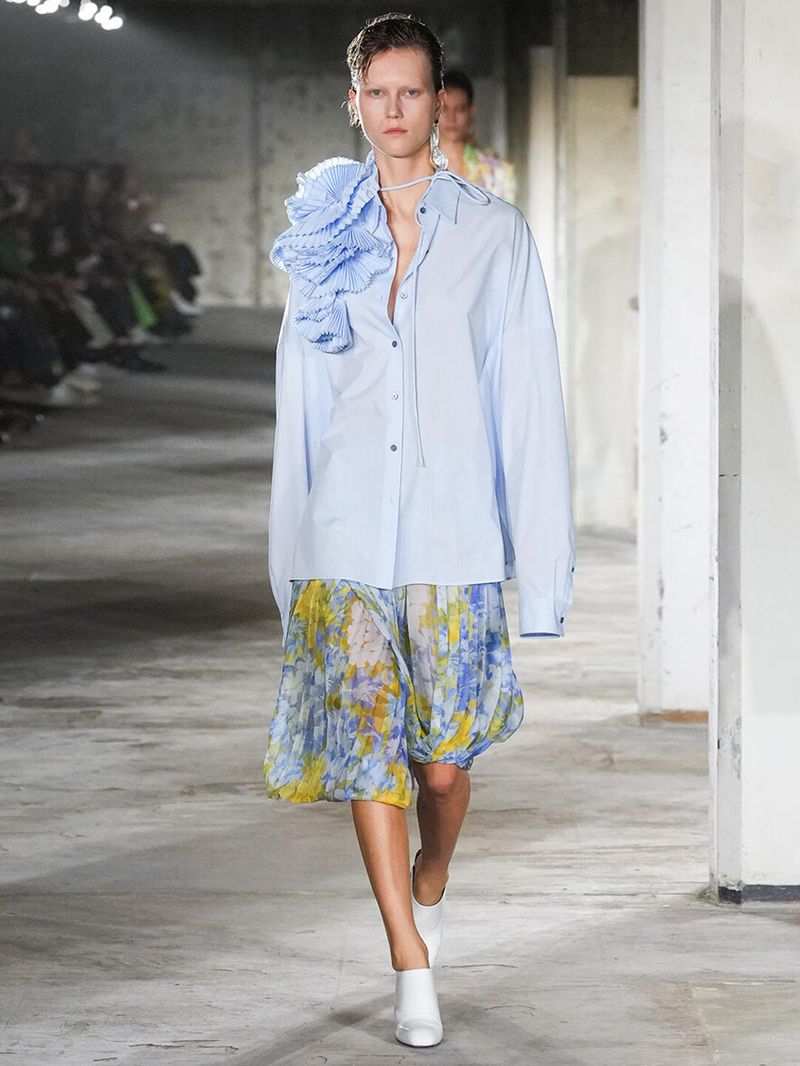 Dries Van Noten S/S 23 Show (Dries Van Noten)