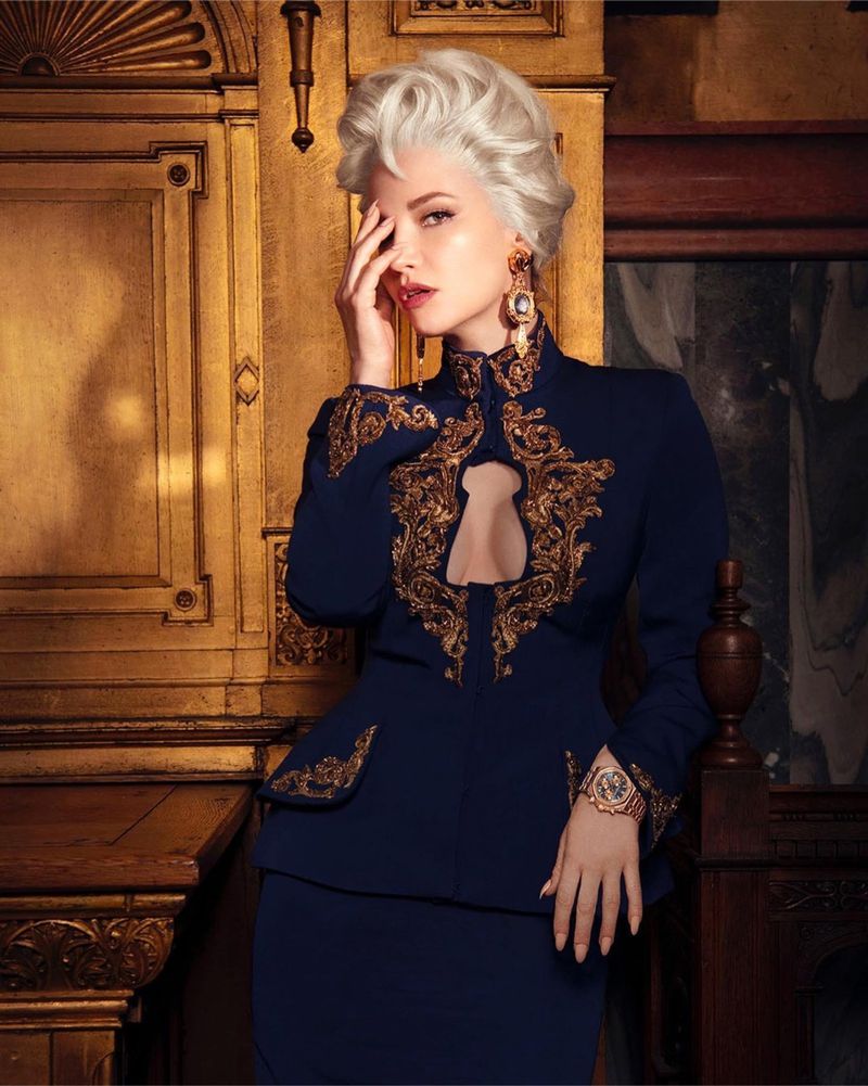 Talulah Riley in Moschino FW22 (Amazing Magazine)