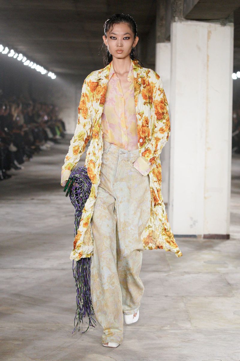 Dries Van Noten S/S 23 Show (Dries Van Noten)