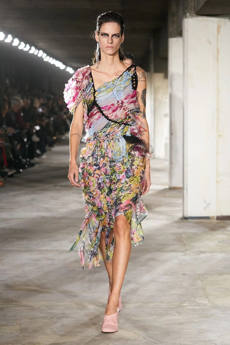 Dries Van Noten S/S 23 Show (Dries Van Noten)