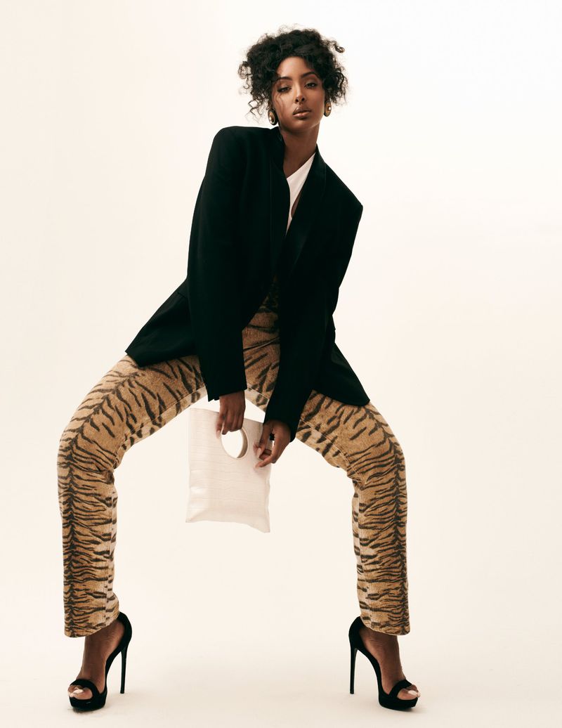 SMOOTH POSSIBILITIES (Ladygunn Magazine)