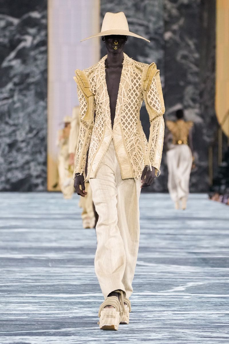 Balmain S/S 23 & Haute Couture Spring 2023 Show (Balmain)